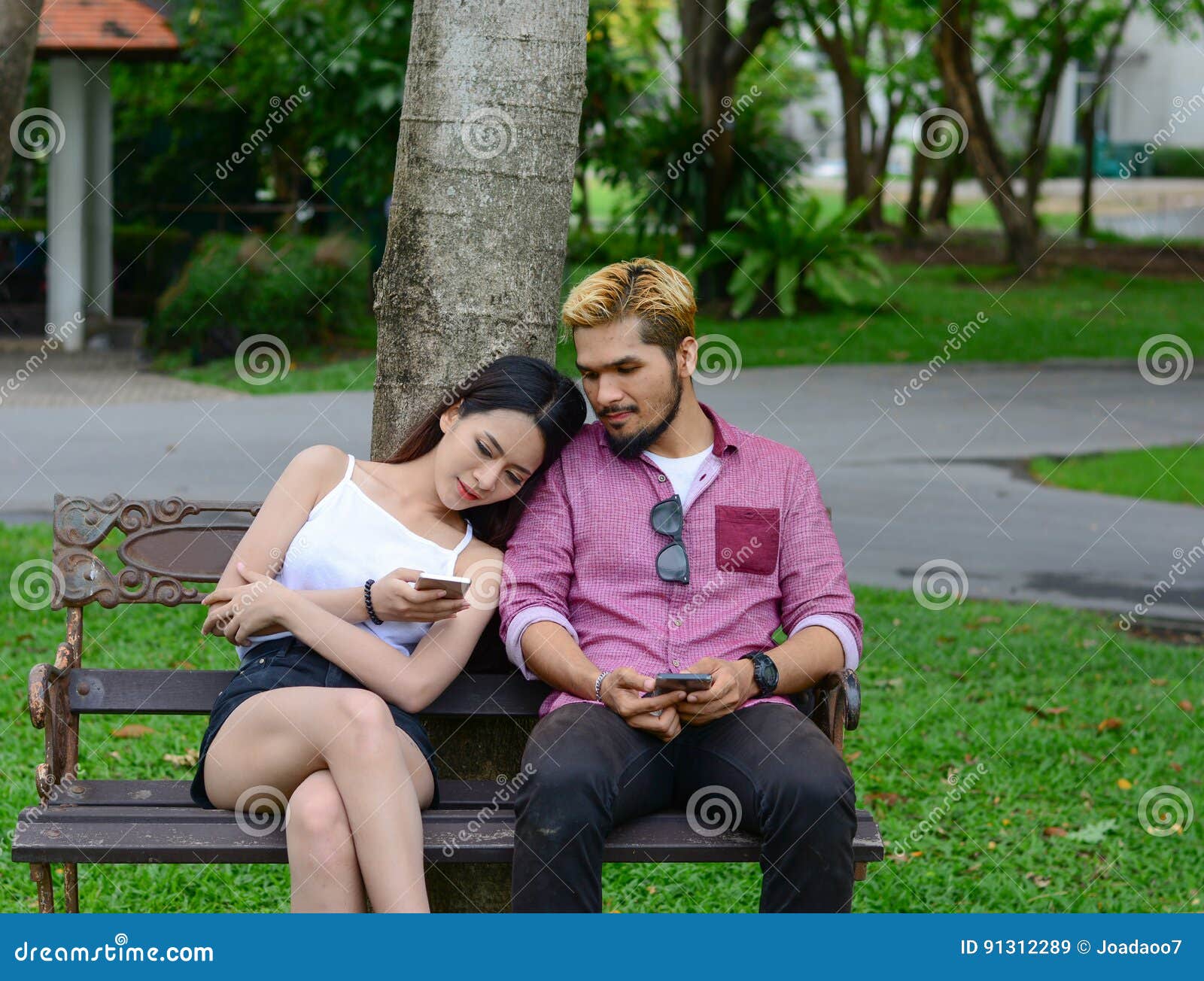 Lover Enjoy Their Smart Phone Stock Image - Image of wife, phone: 91312289