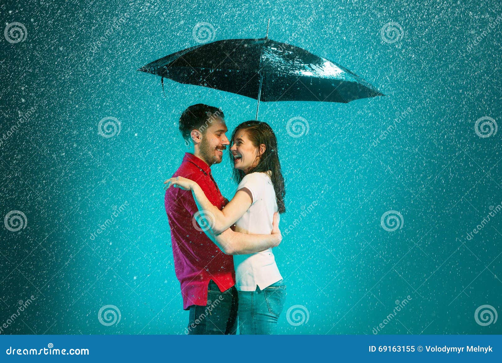 The Loving Couple in the Rain Stock Image - Image of relationship ...