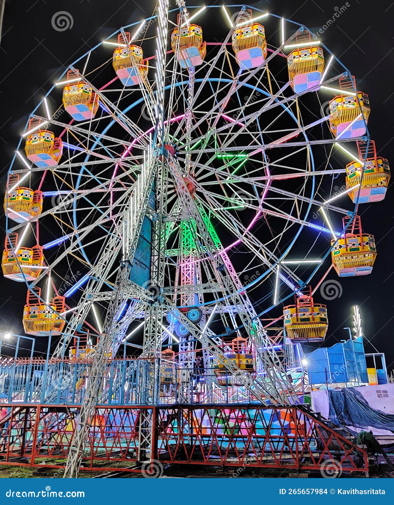 Low angle of Gaint wheel editorial stock image. Image of park - 265657984