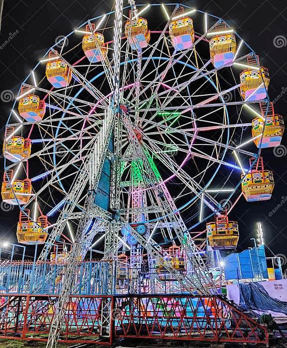 Low angle of Gaint wheel editorial stock image. Image of park - 265657984