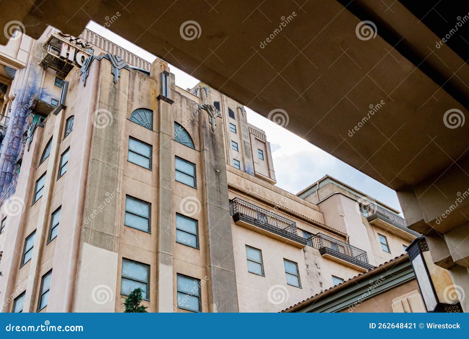 Low Angle Shot of a Building Editorial Photo - Image of architecture, exterior: 262648421