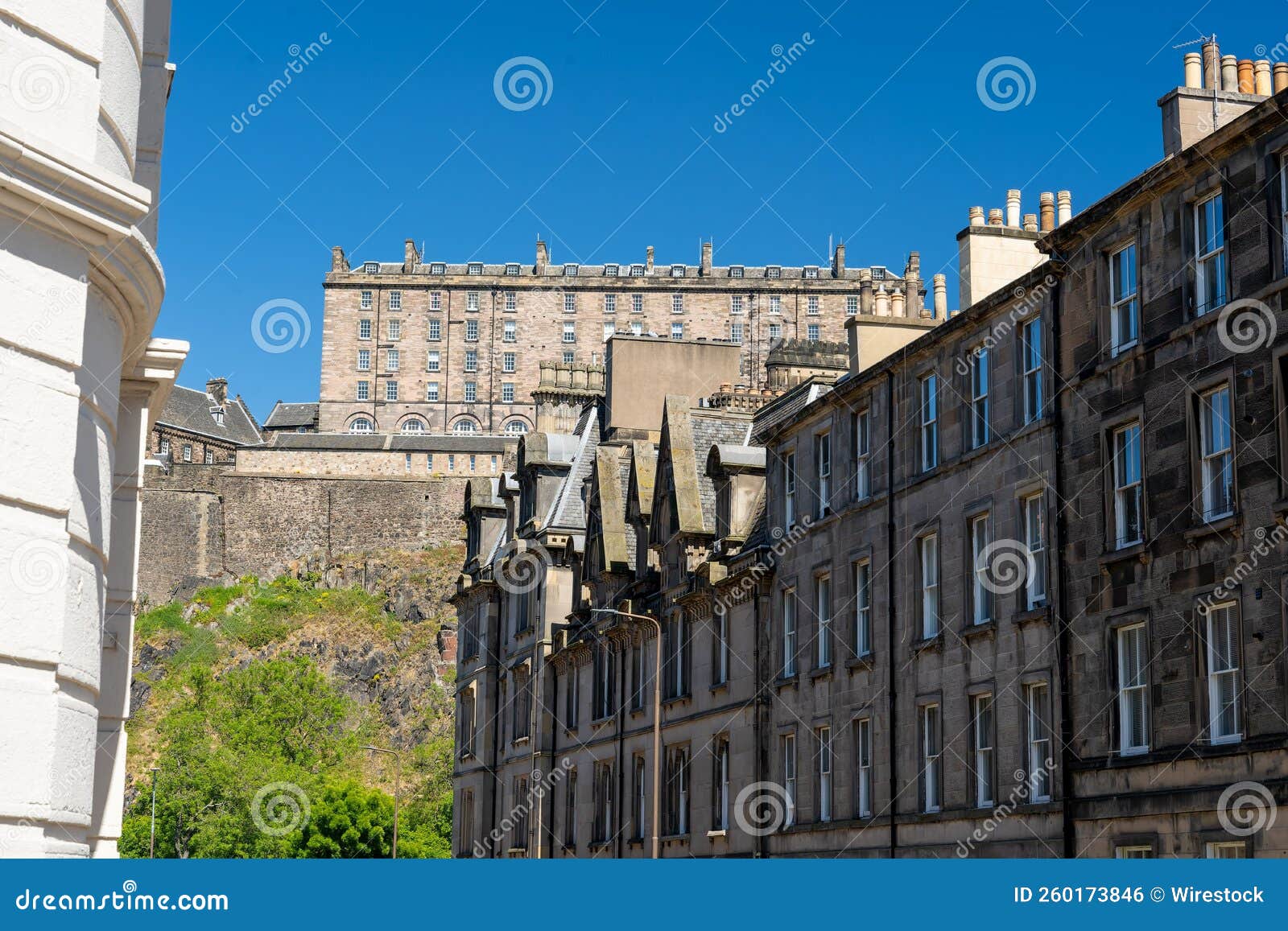 Low Angle Shot of the Edinburgh Castle Stock Photo - Image of europa ...