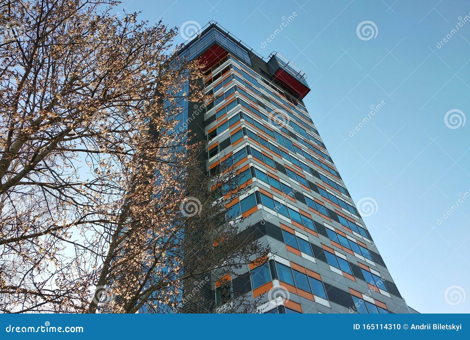 1,723 Low Rise Office Building Photos - Free & Royalty-Free Stock ...