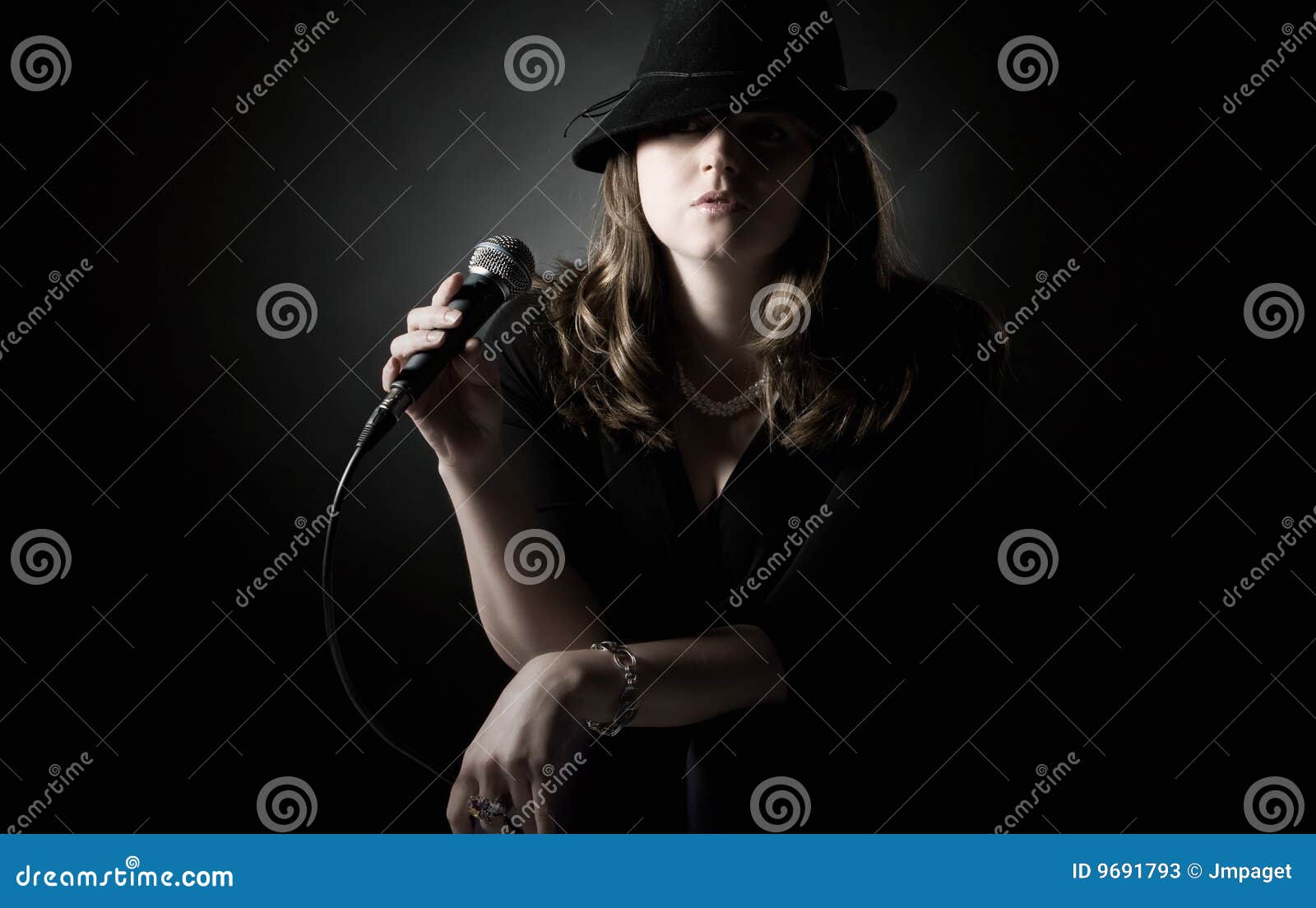 Low Key Shot of a Jazz Singer Stock Image - Image of singer, microphone ...