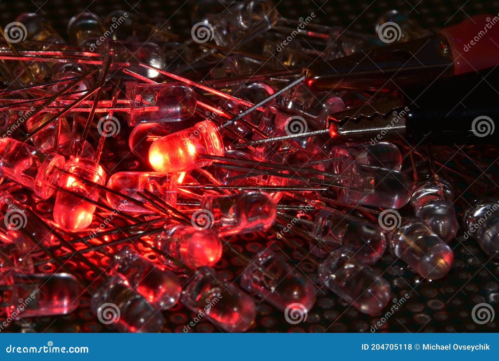 Low-power Semiconductor Red LEDs in Transparent Plastic Housing ...