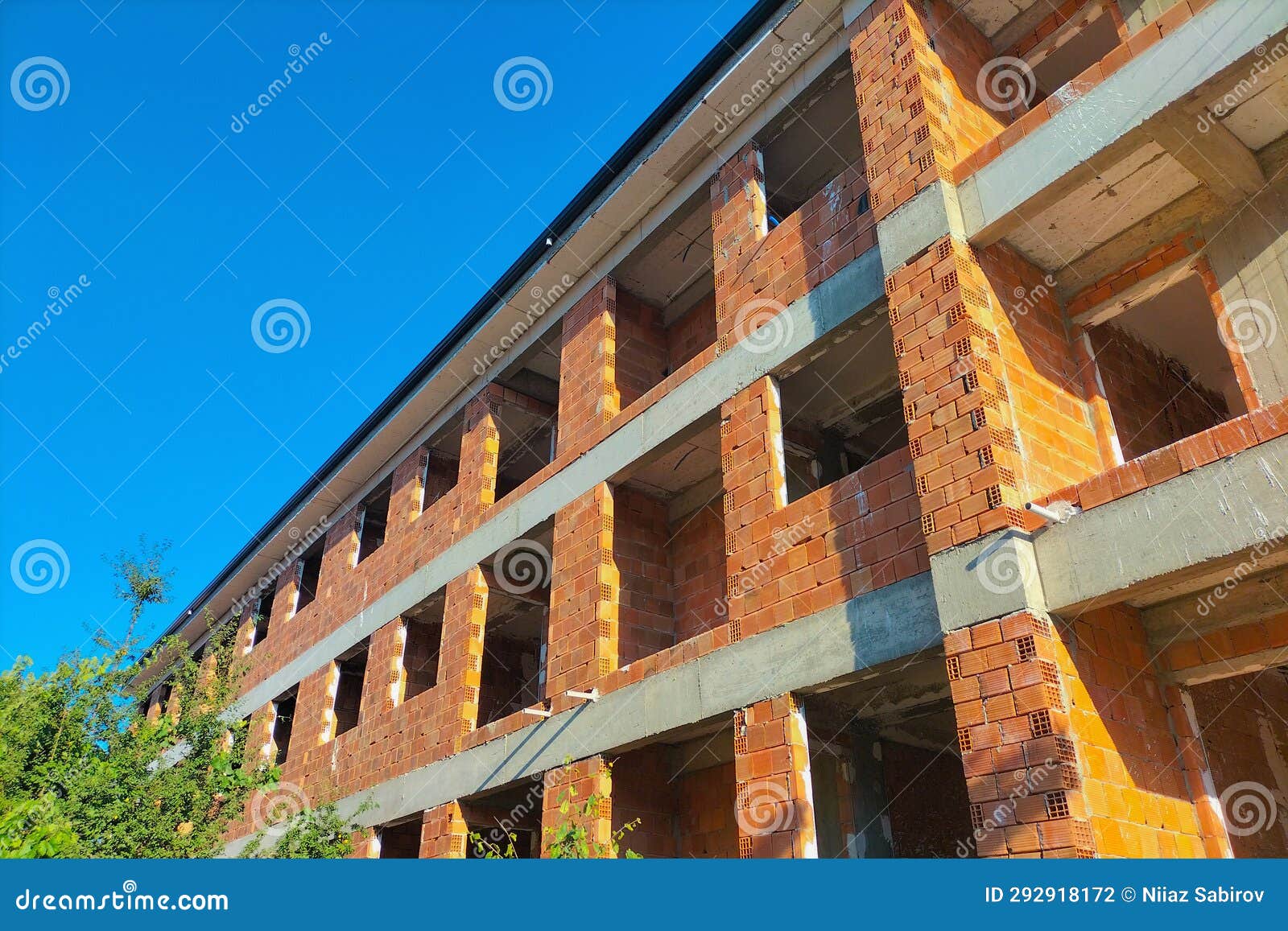 Low-rise House Under Construction with Use of Red Hollow Heat-retaining ...