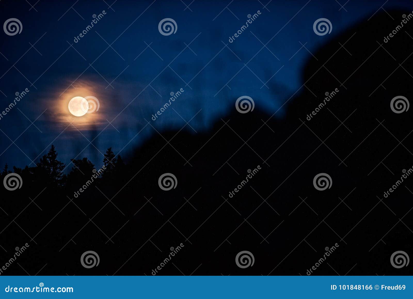 Low standing full moon 2 stock photo. Image of horizon - 101848166
