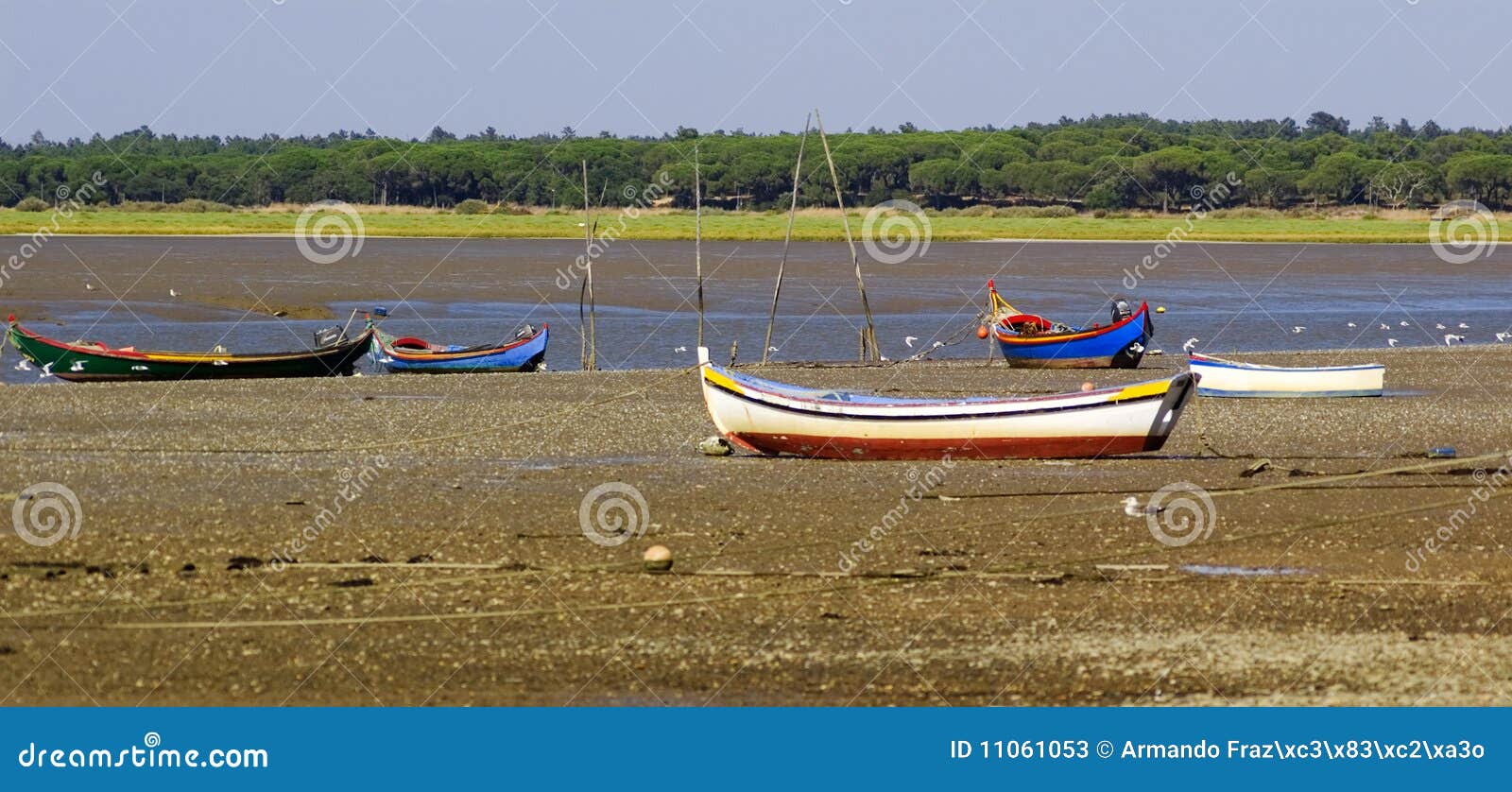 Low tide boats stock image. Image of fishing, alcochete - 11061053