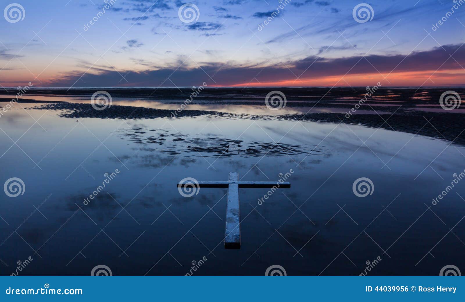 Floating Cross Stock Photo | CartoonDealer.com #38912130