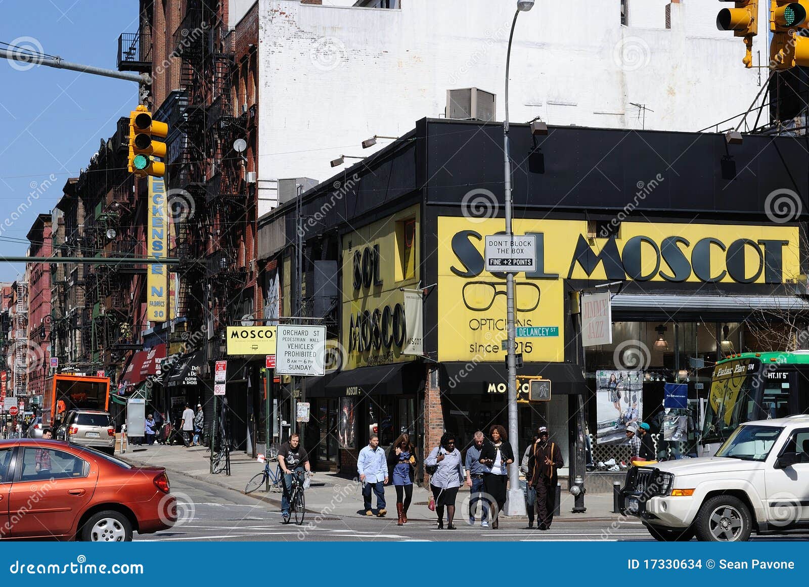 Lower East Side editorial stock image. Image of crowd - 17330634