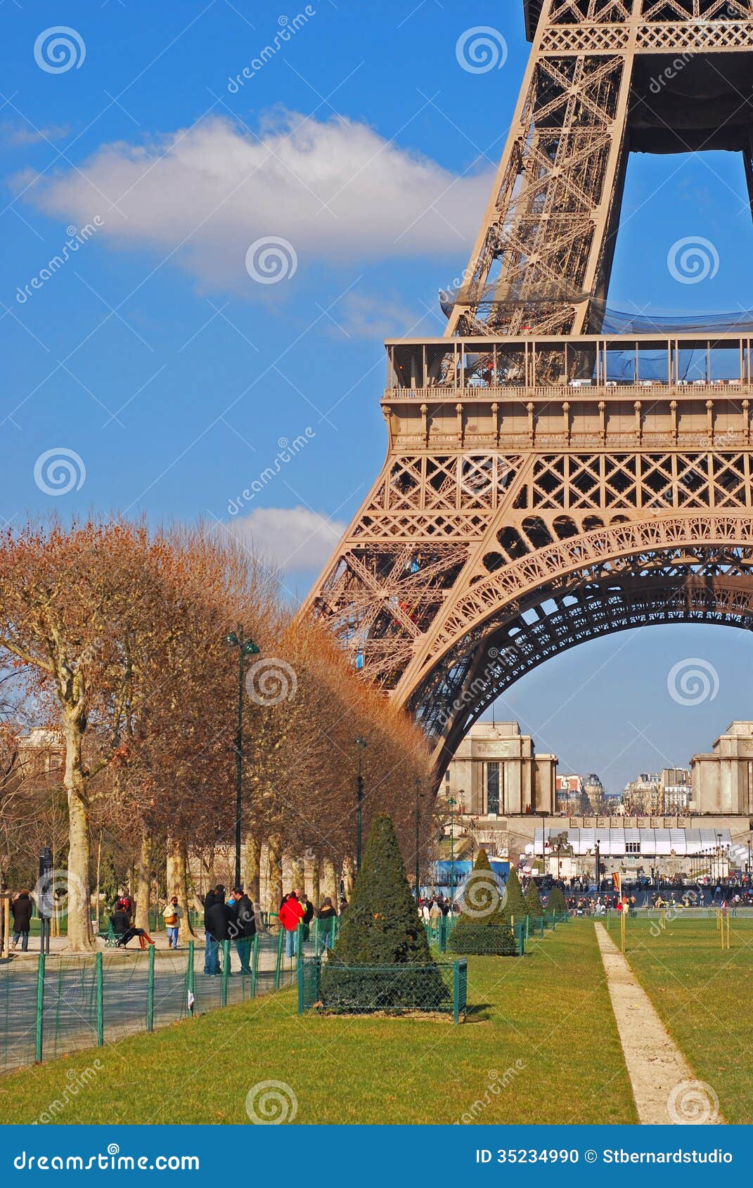 Lower Half View of Eiffel Tower Paris Editorial Image - Image of bronze ...