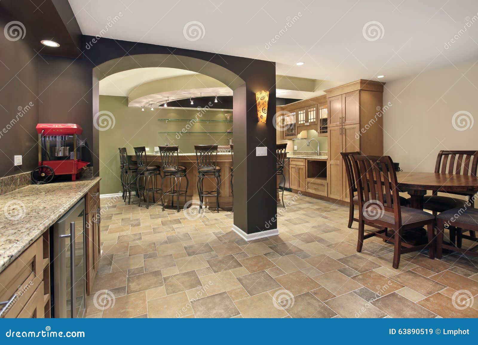 Lower Level Basement with Bar Stock Image - Image of table, decorate ...