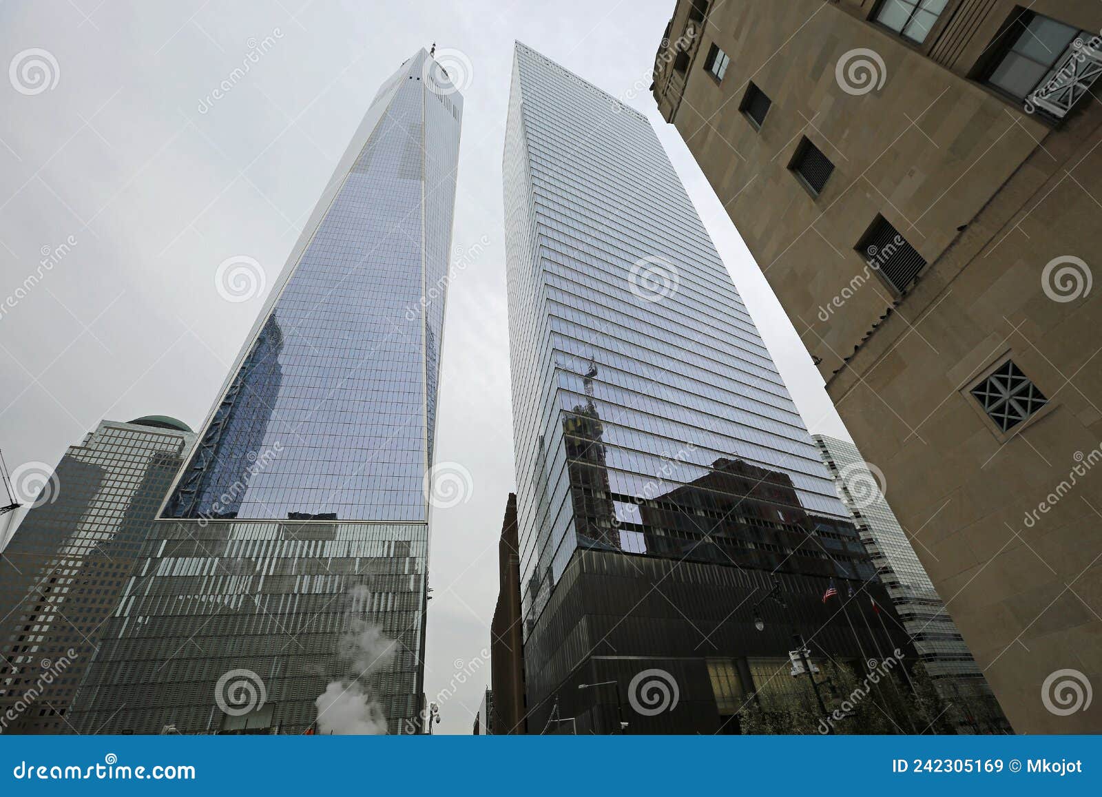 Lower Manhattan editorial stock image. Image of scyscraper - 242305169