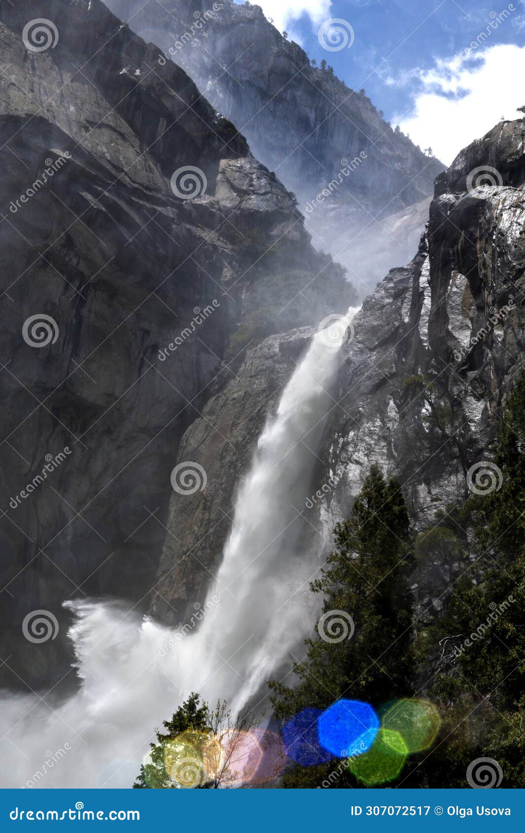Lower Yosemite Fall, California. Yosemite Fall in Spring with a ...