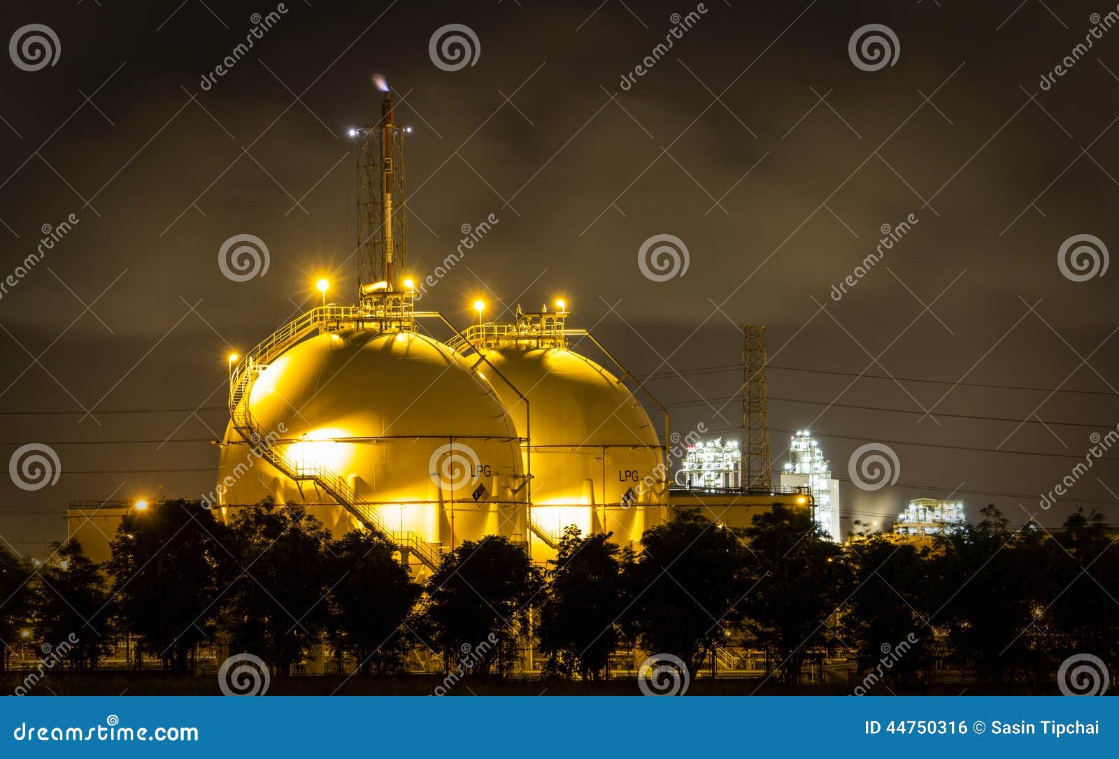 LPG Gas Industrial Storage Sphere Tanks Stock Photo - Image of economic ...