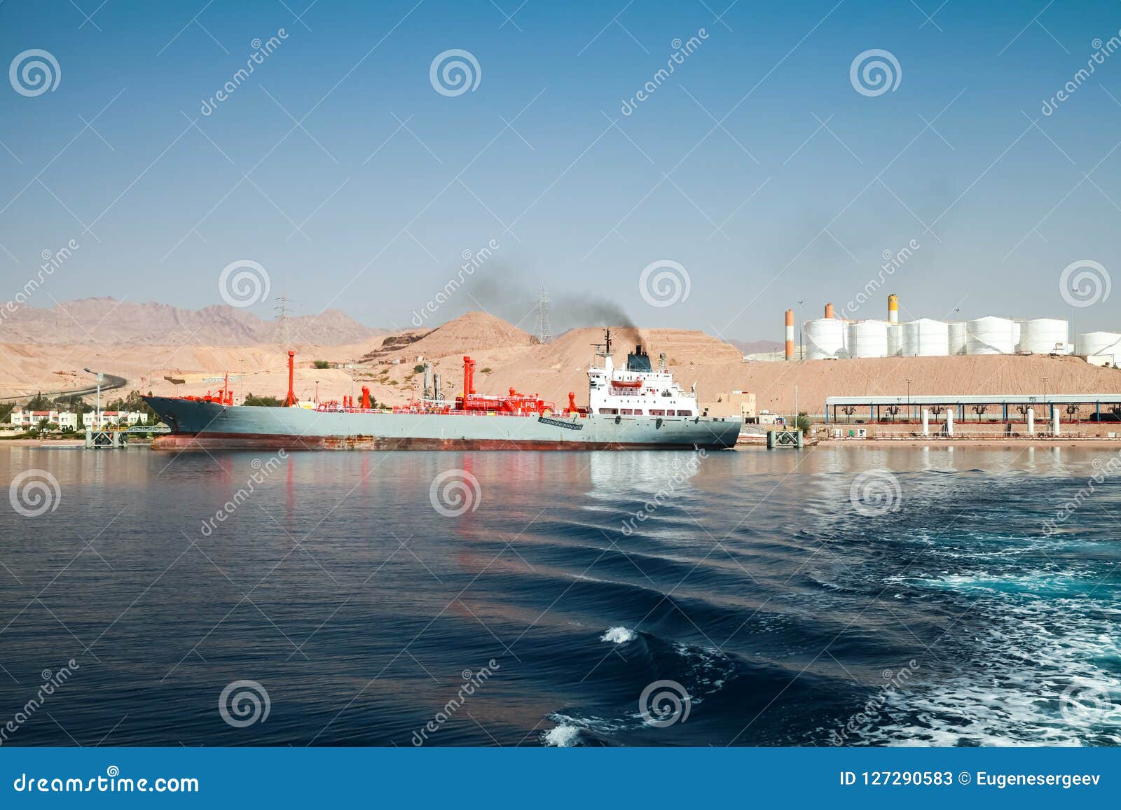 LPG Tanker Loading in Port of Aqaba Stock Image - Image of commercial ...
