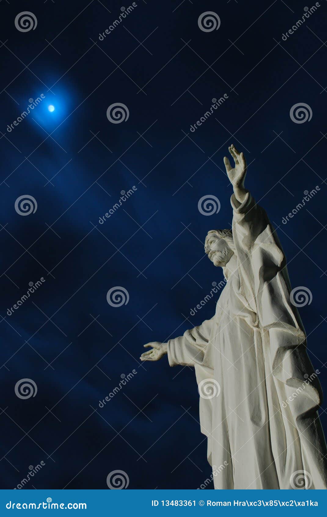 Lua Além Da Estátua Do Jesus Cristo Imagem de Stock - Imagem de ...