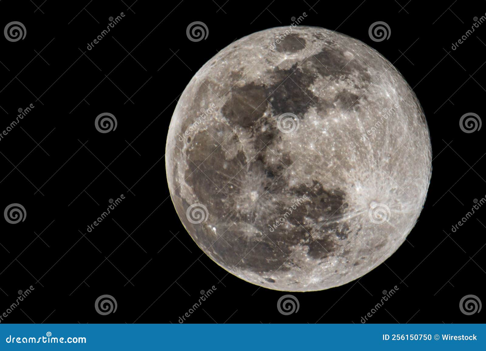 Lua Cheia Isolada No Fundo Negro. Foto de Stock - Imagem de esfera, céu ...