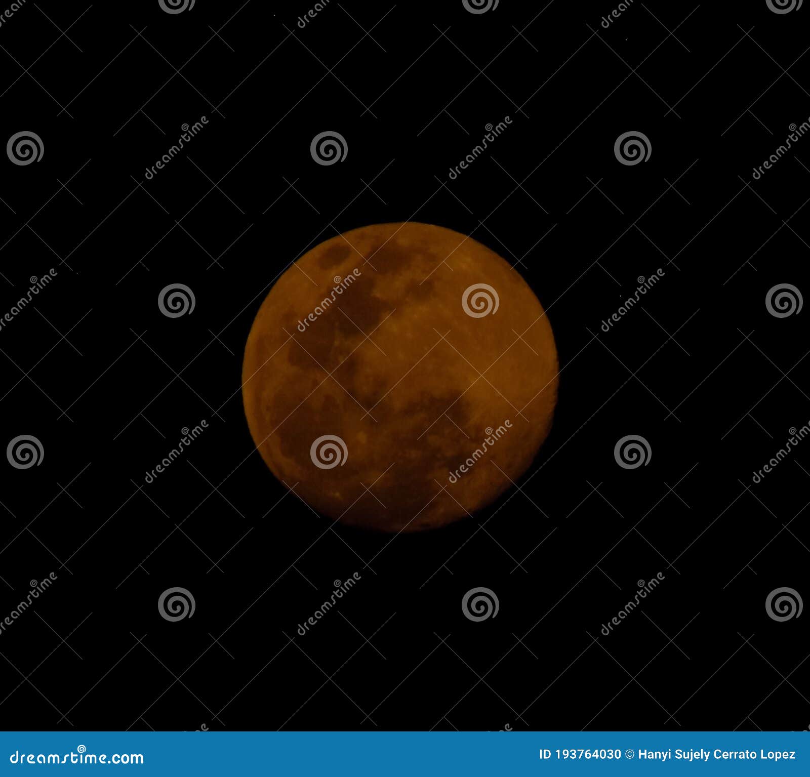 Lua cheia vermelha foto de stock. Imagem de universo - 193764030