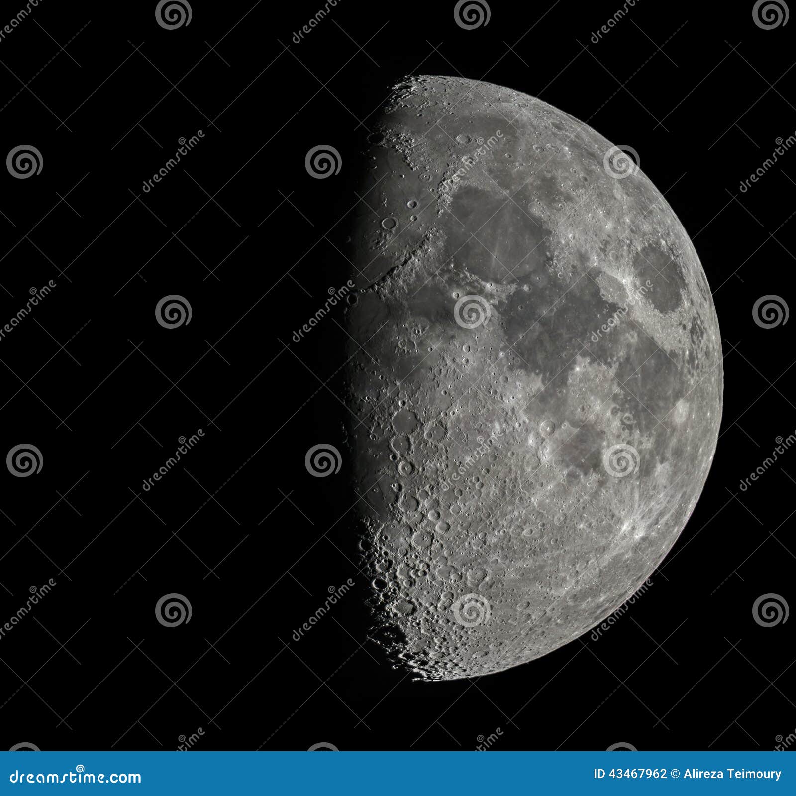 Lua pelo telescópio foto de stock. Imagem de efeito, astrologia - 43467962