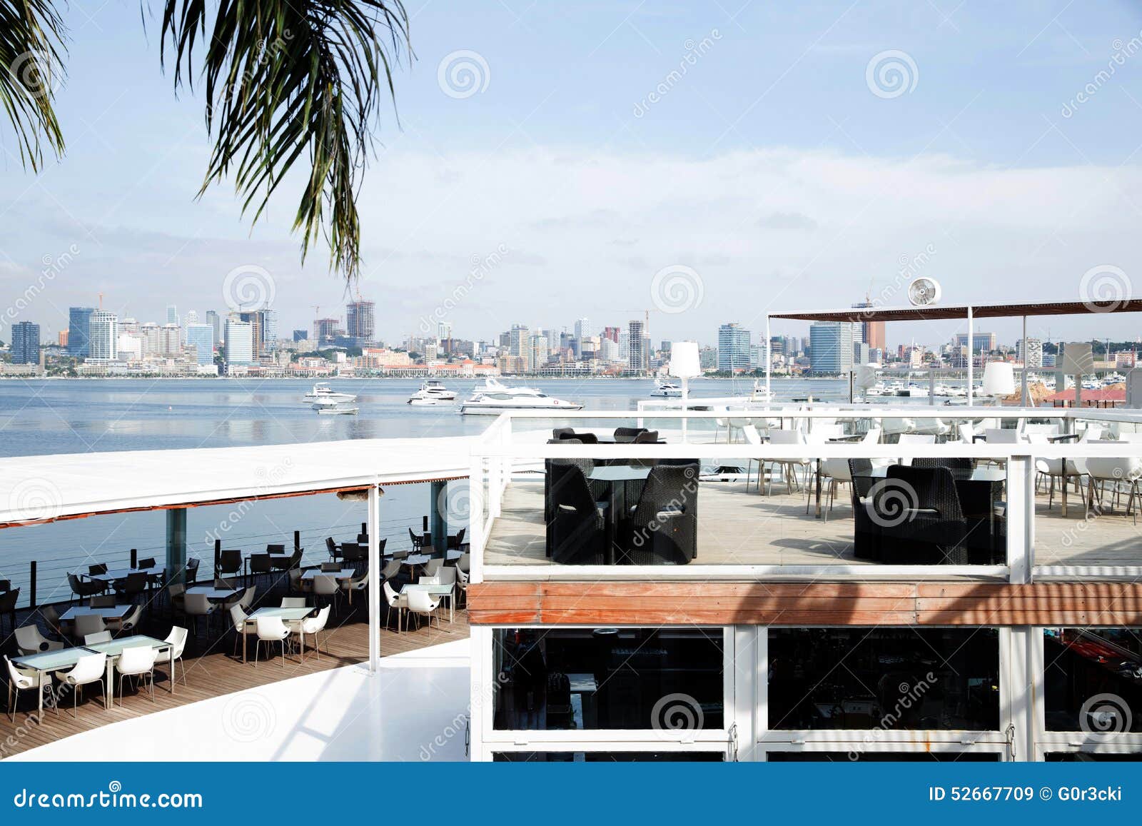 Luanda-Restaurant, Bar Terrace_Seafront_Luxury Redaktionelles Stockbild ...