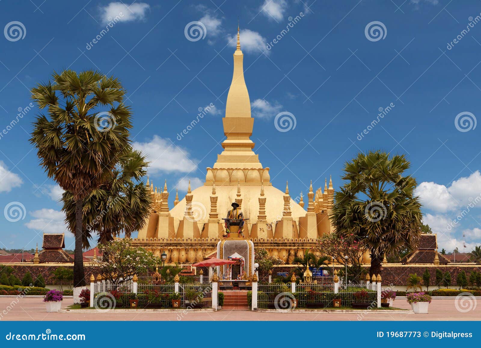 That Luang in Vientiane stock image. Image of vientiane - 19687773