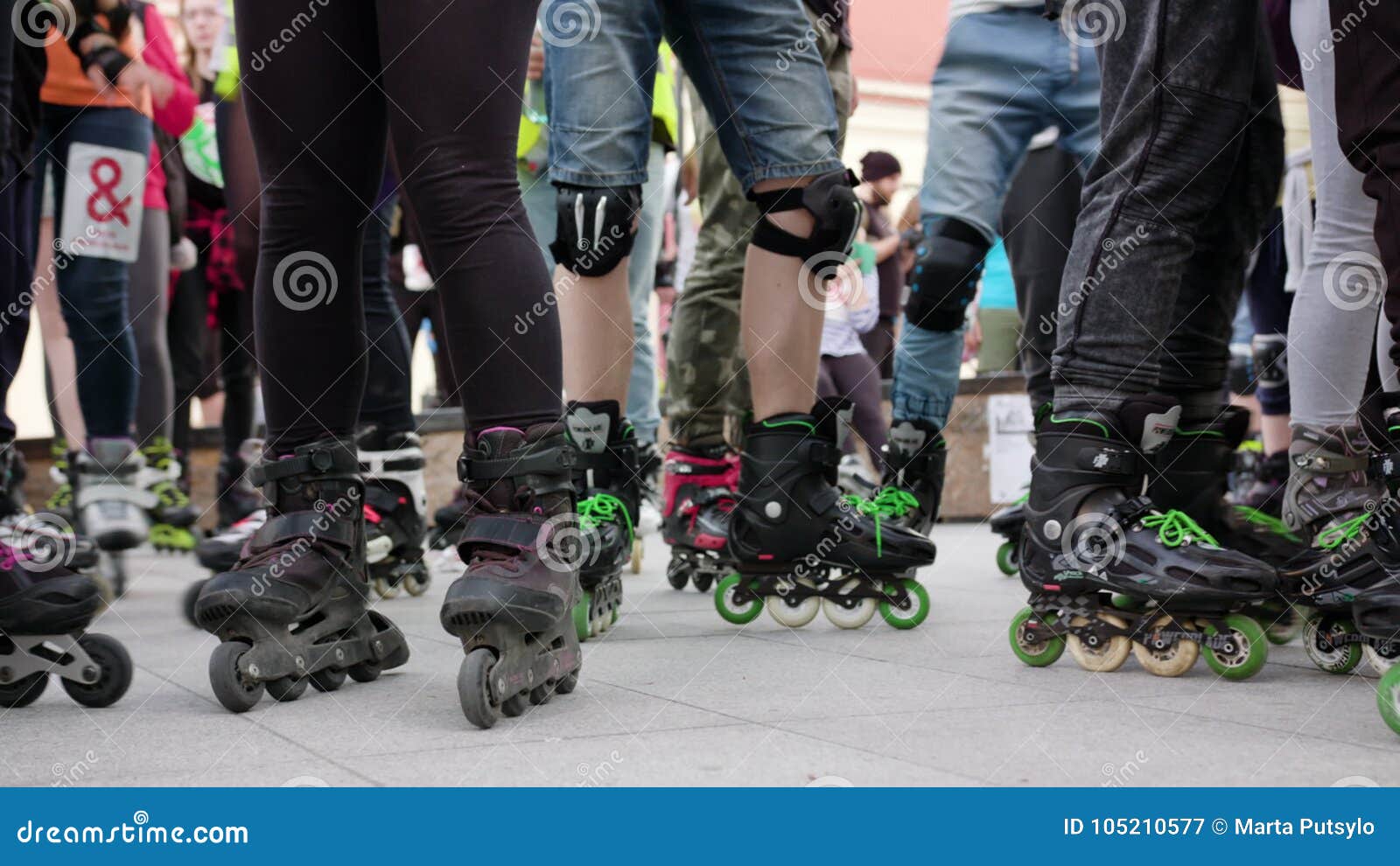 Many Legs in Roller-Blades editorial photography. Image of fans - 105210577