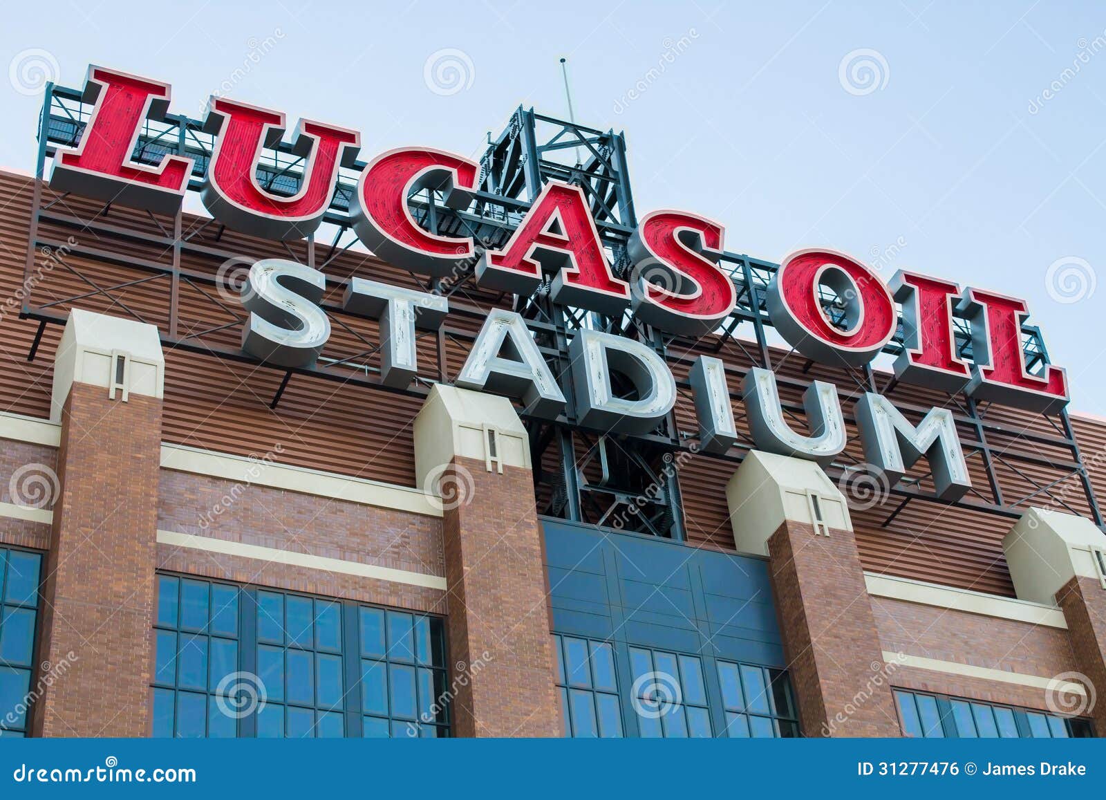 Lucas Oil Stadium Sign foto editorial. Imagen de potros - 31277476
