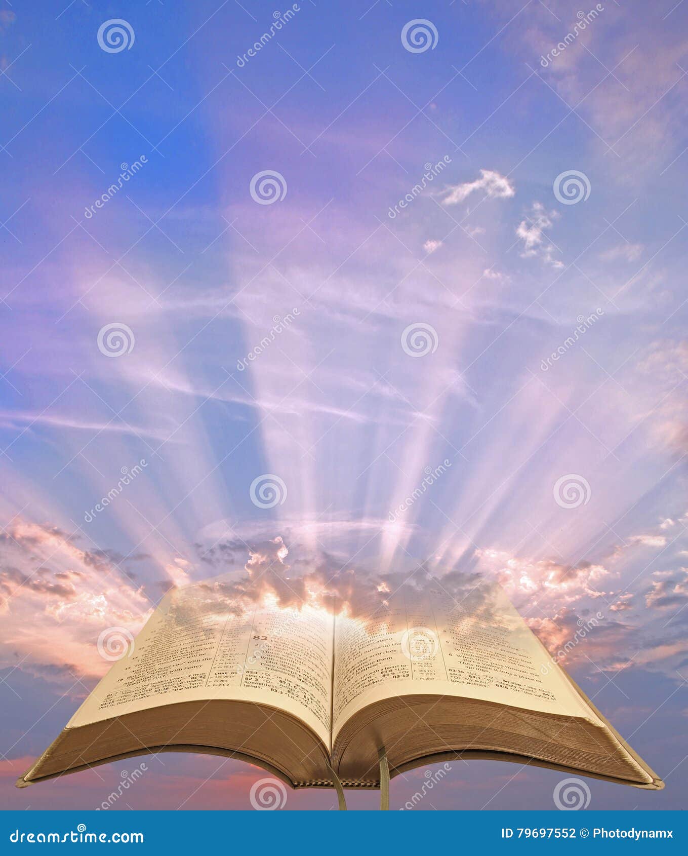 Luce Spirituale Divina Della Bibbia Fotografia Stock - Immagine di ...