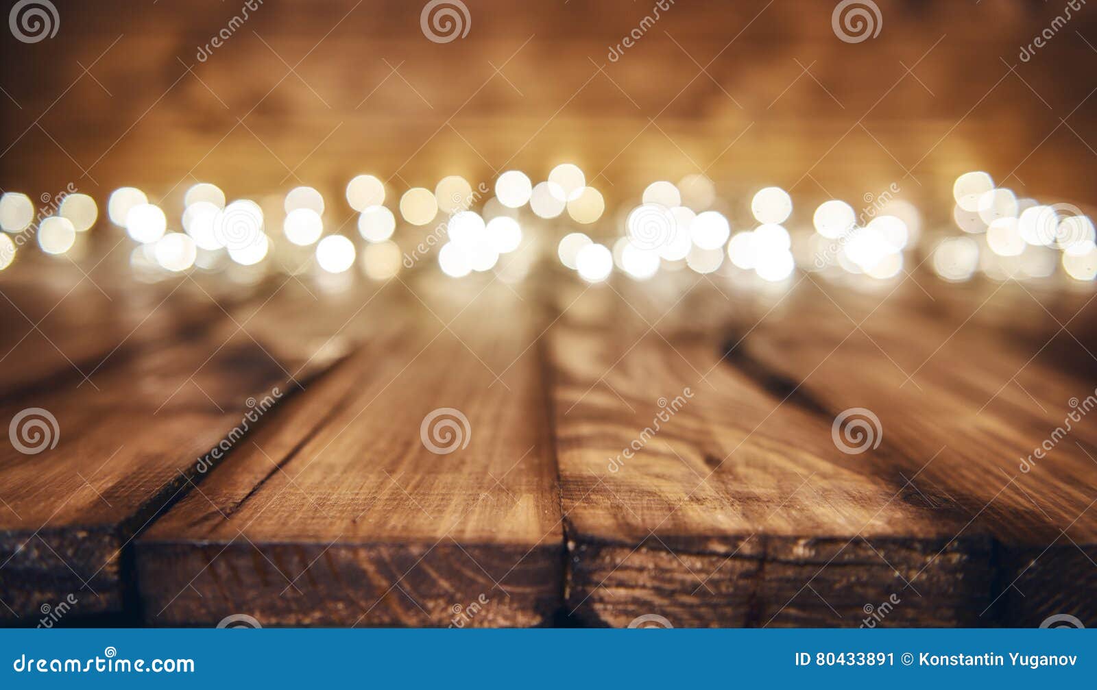 Luces En Fondo Rústico De Madera Imagen de archivo - Imagen de marco ...