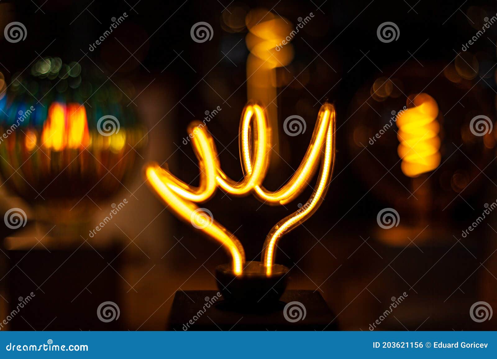 Luces Led Modernas De Diferentes Formas Y Colores Foto de archivo ...