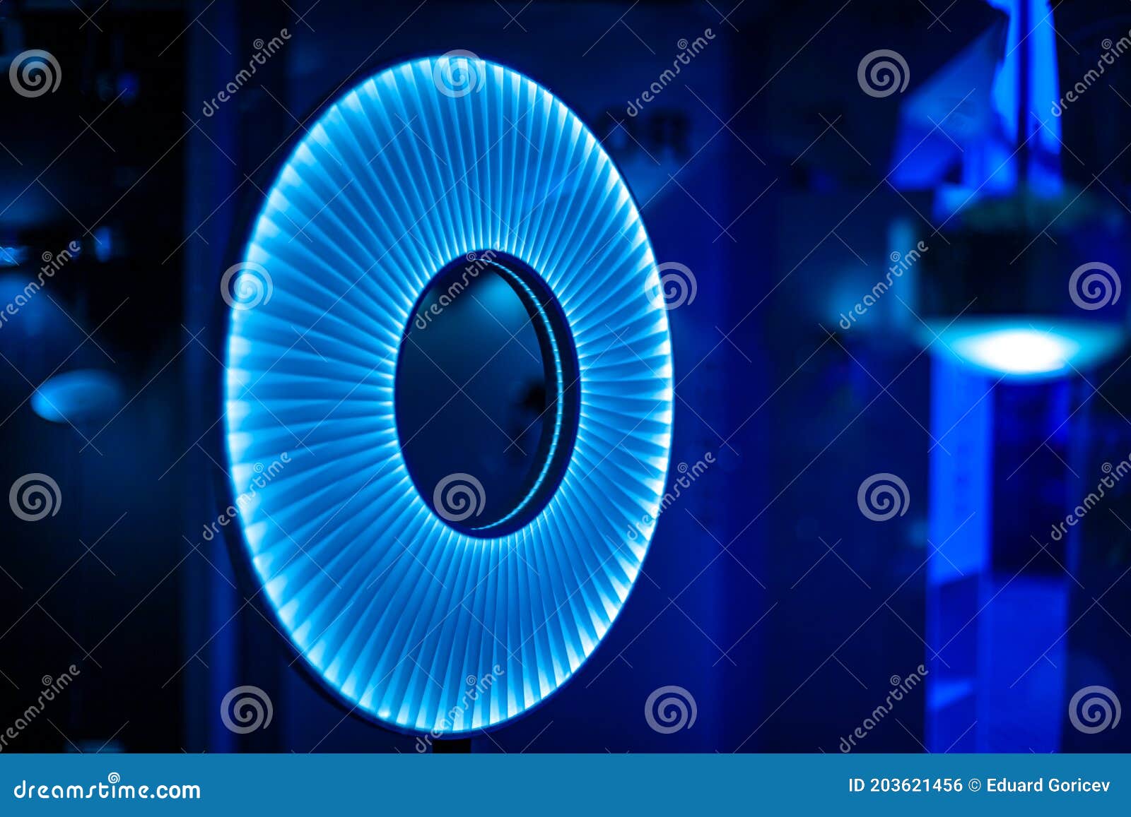 Luces Led Modernas De Diferentes Formas Y Colores Foto de archivo ...