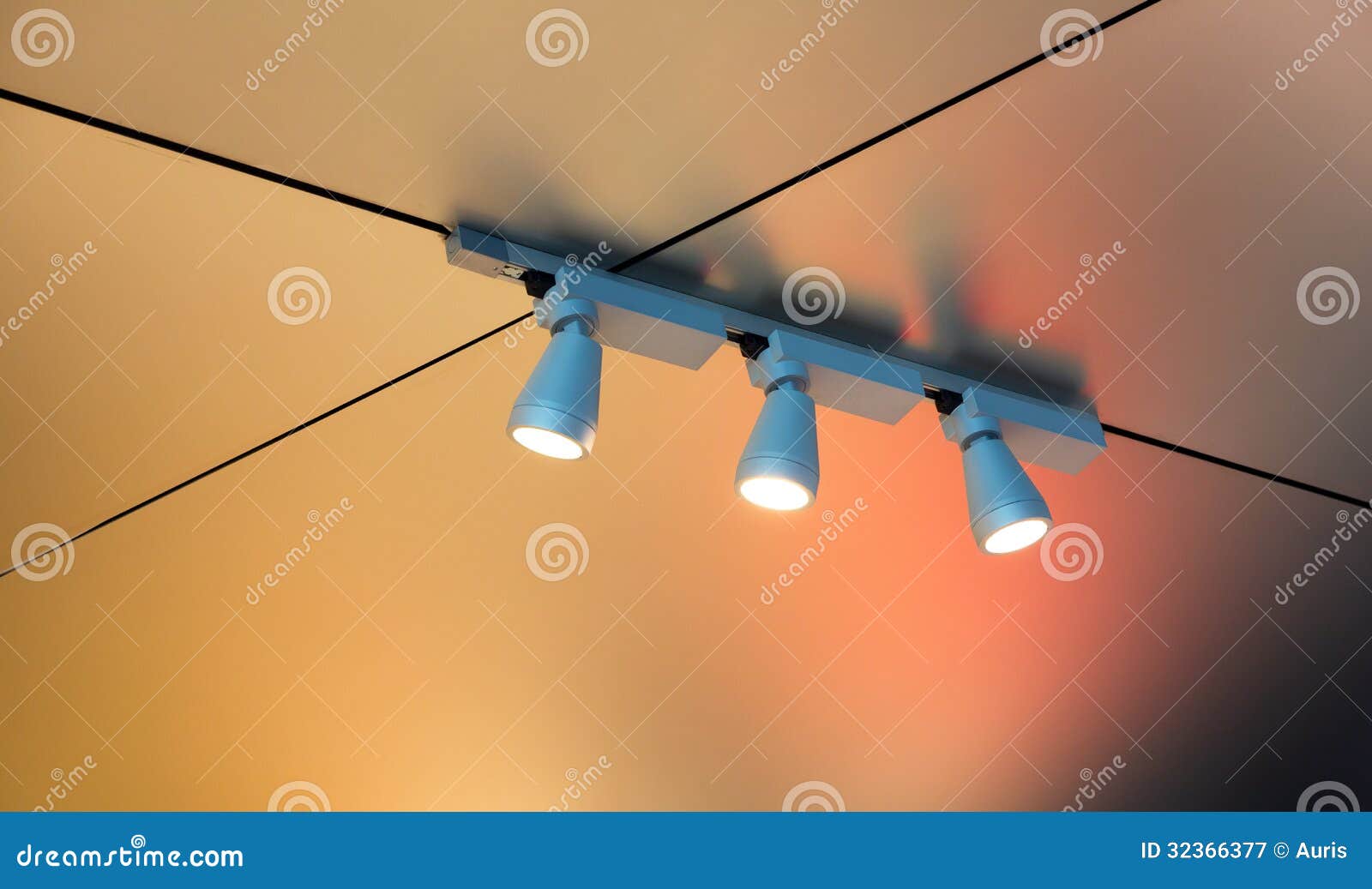 Luces Modernas En El Interior Imagen de archivo - Imagen de sitio ...