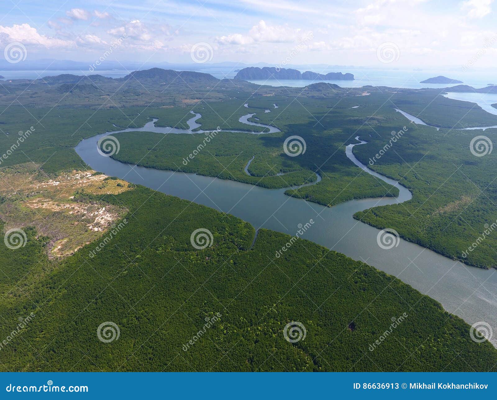 Luchtfoto Van Estuaria En Straat Stock Afbeelding - Image of schoonheid ...