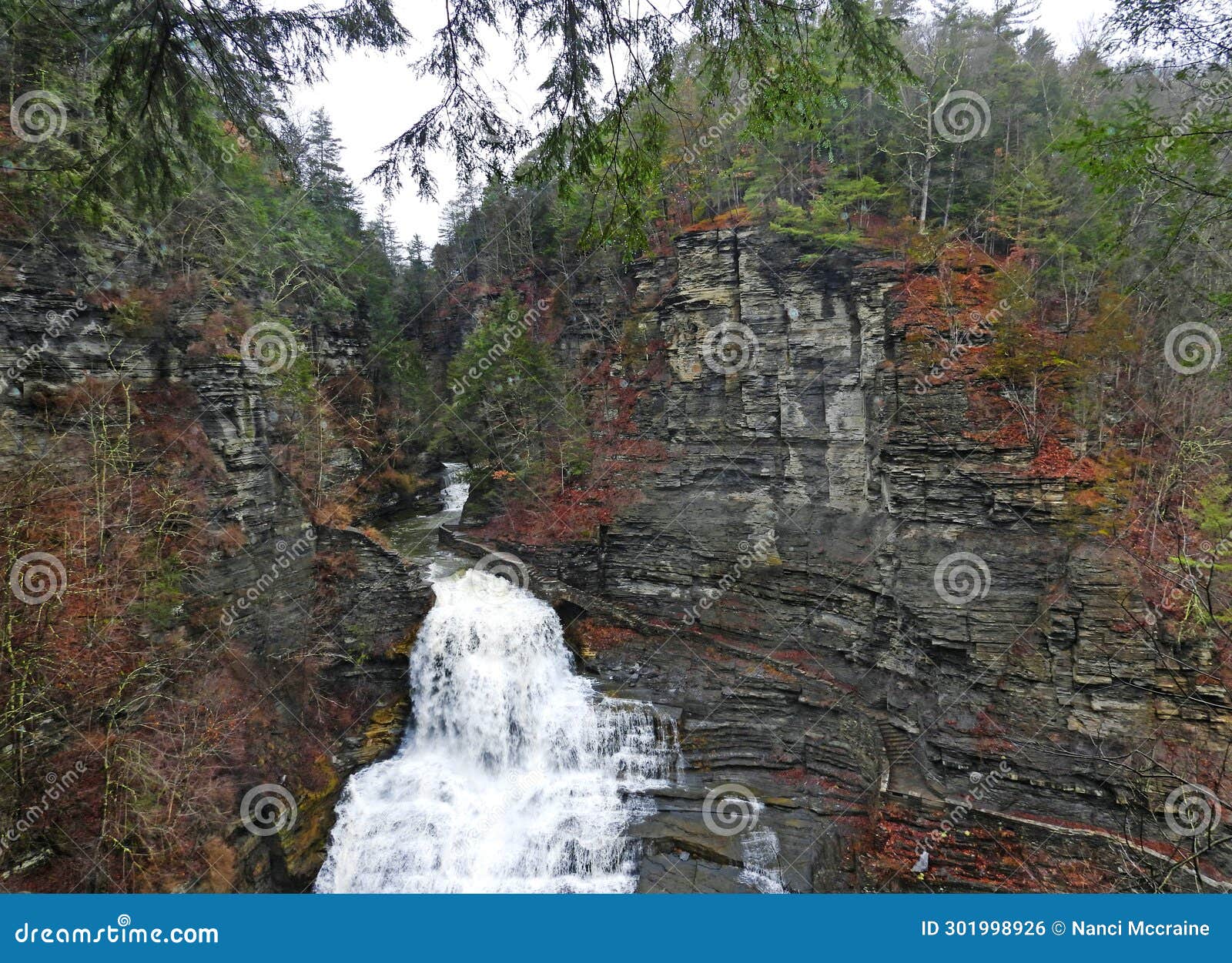 Lucifer Falls At The Robert H. Treman State Park Royalty-Free Stock Photography | CartoonDealer ...