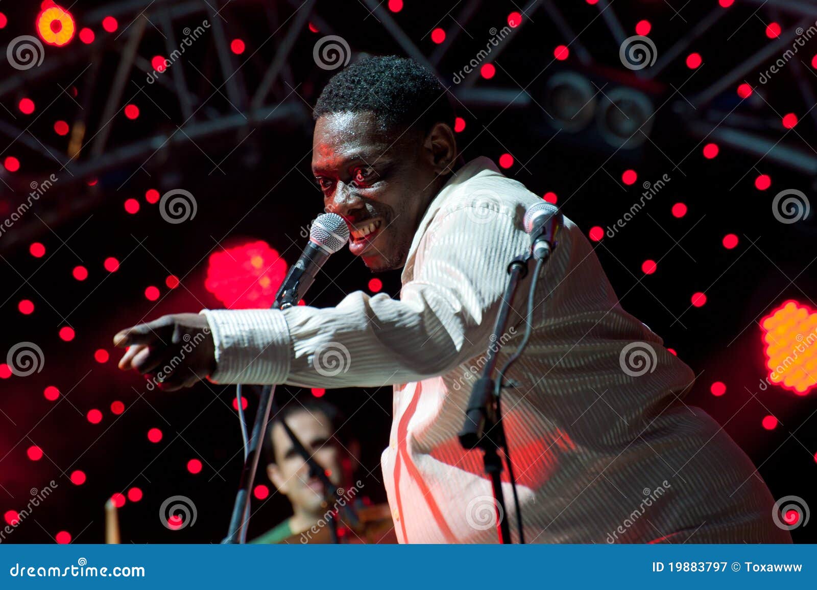 Lucky Peterson sings editorial photography. Image of rock - 19883797