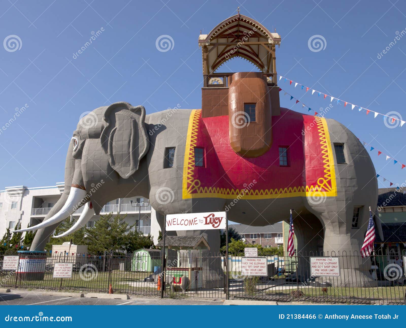 Lucy the Elephant editorial photo. Image of asian, zoomorphic - 21384466