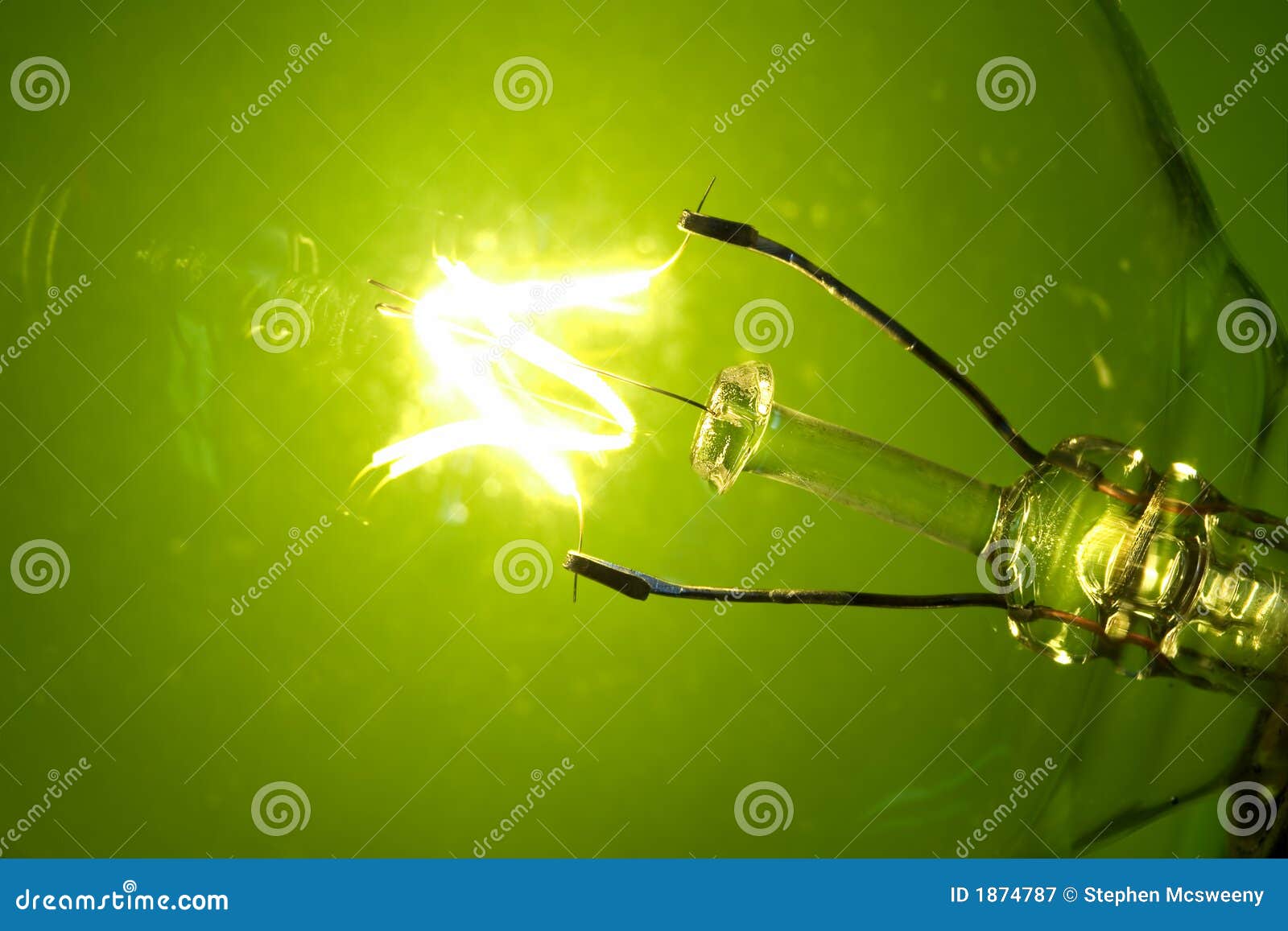 Lueur verte image stock. Image du pensez, abstrait, vente - 1874787