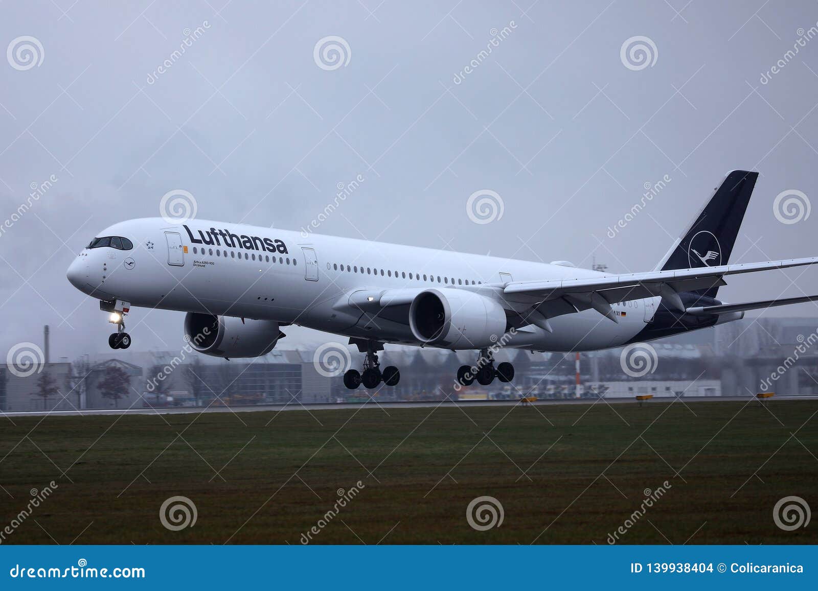 Lufthansa Airplane Landing, Touchdown Editorial Stock Image - Image of ...