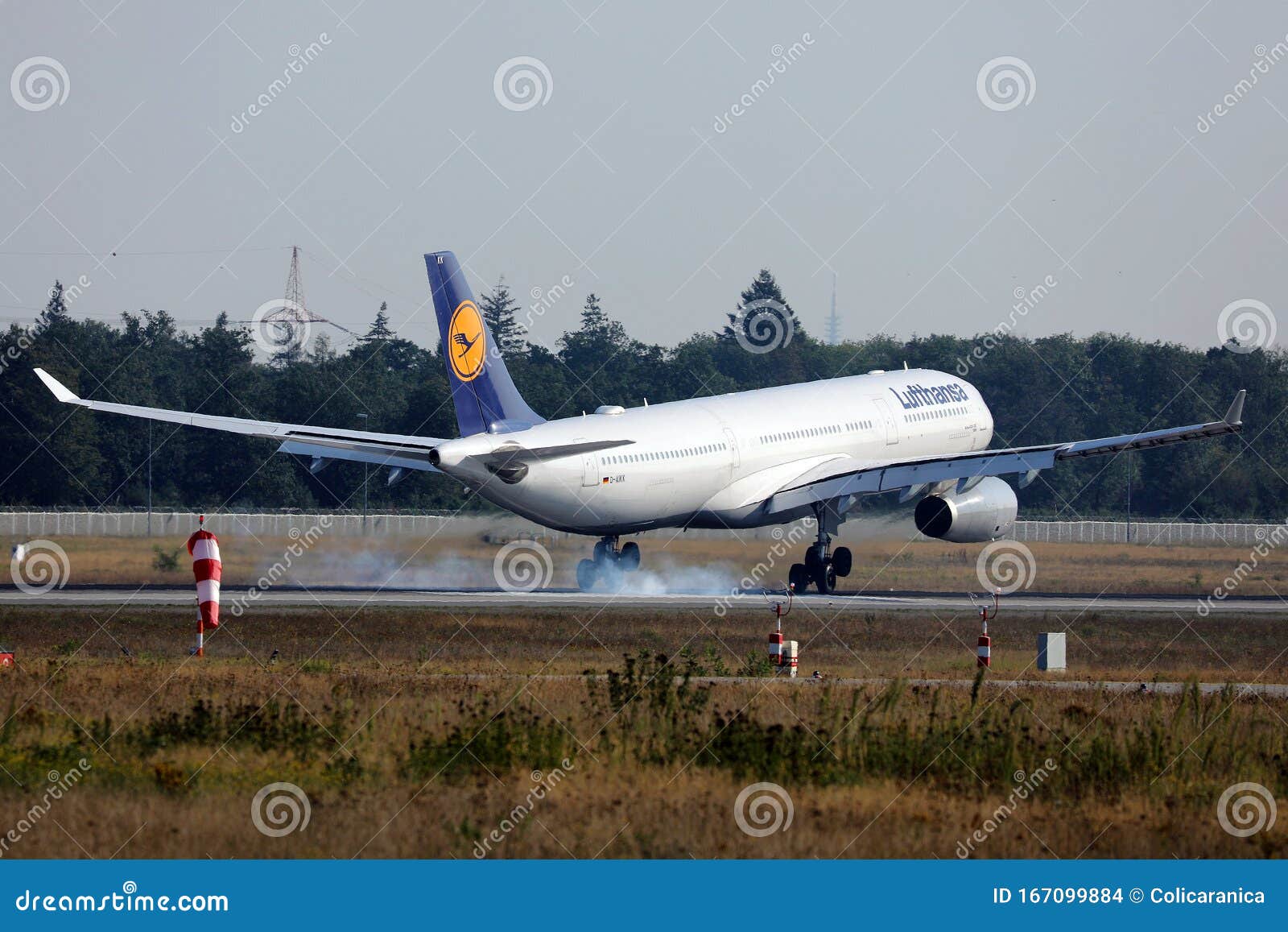 Lufthansa Airplane Touching Down Runway Editorial Stock Image - Image ...