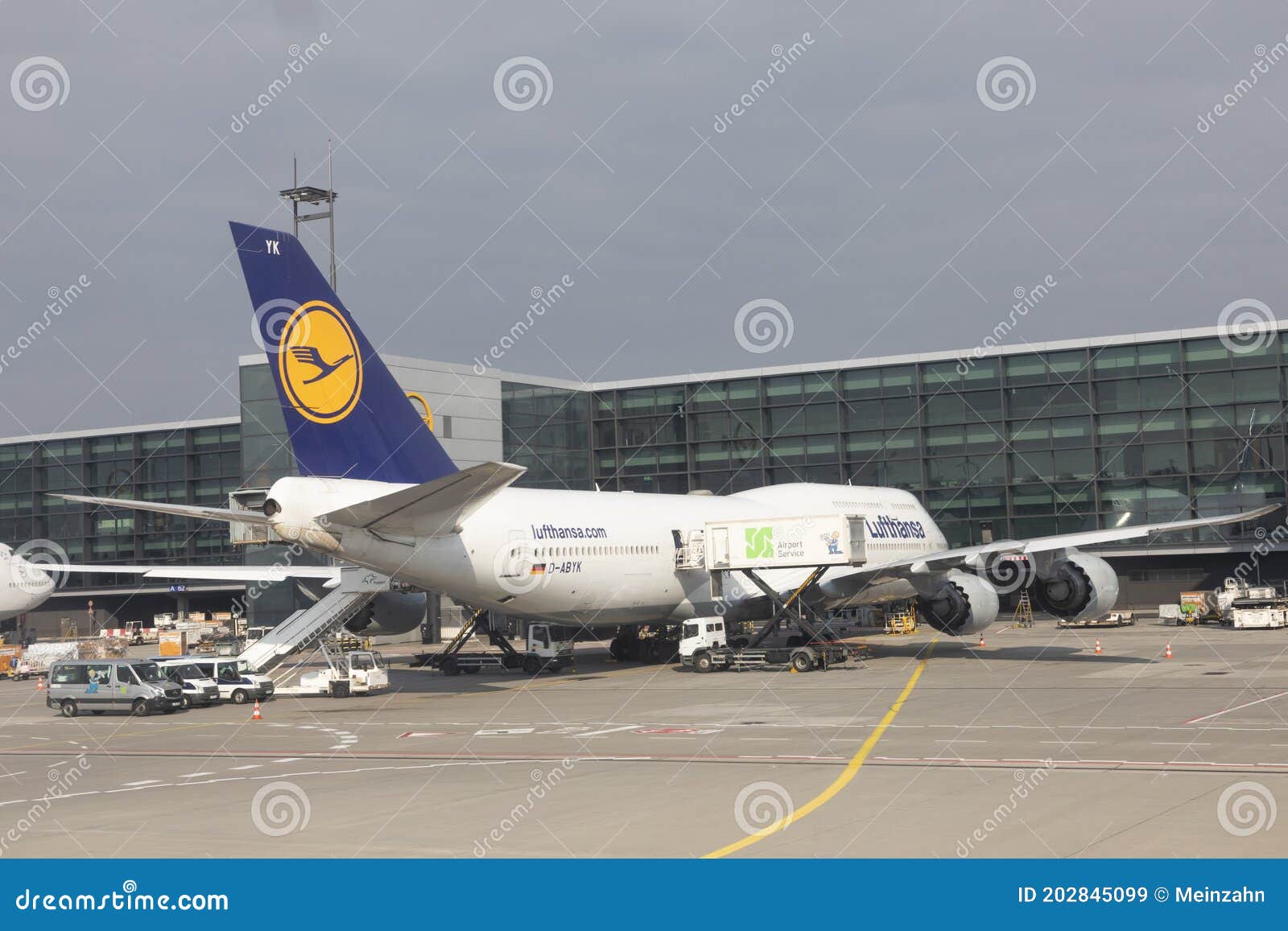UPS Boeing B-767 Loading As Pilots Walk To Plane Editorial Image ...