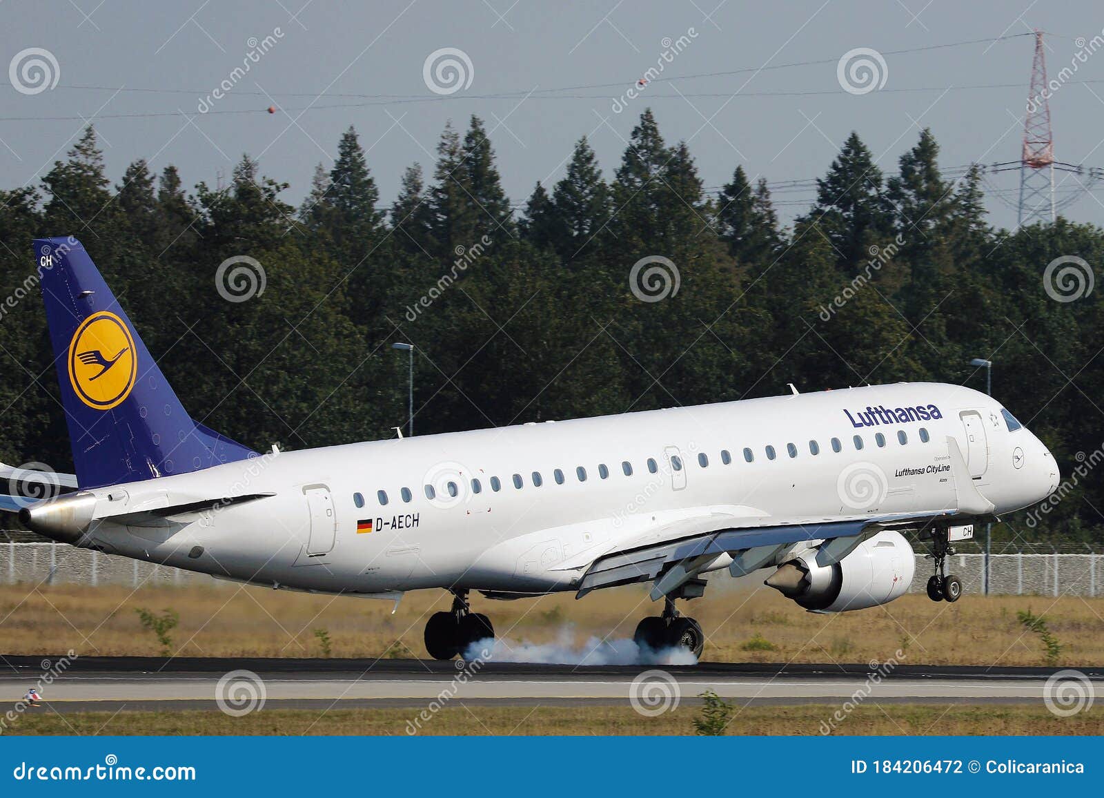 Lufthansa Plane Landing, Touchdown Editorial Photography - Image of ...
