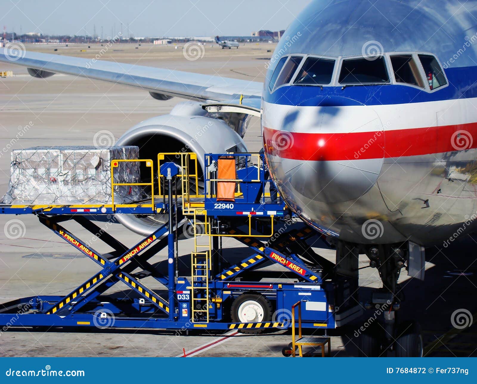 Lufttransport stockfoto. Bild von liefern, fluglinie, international ...