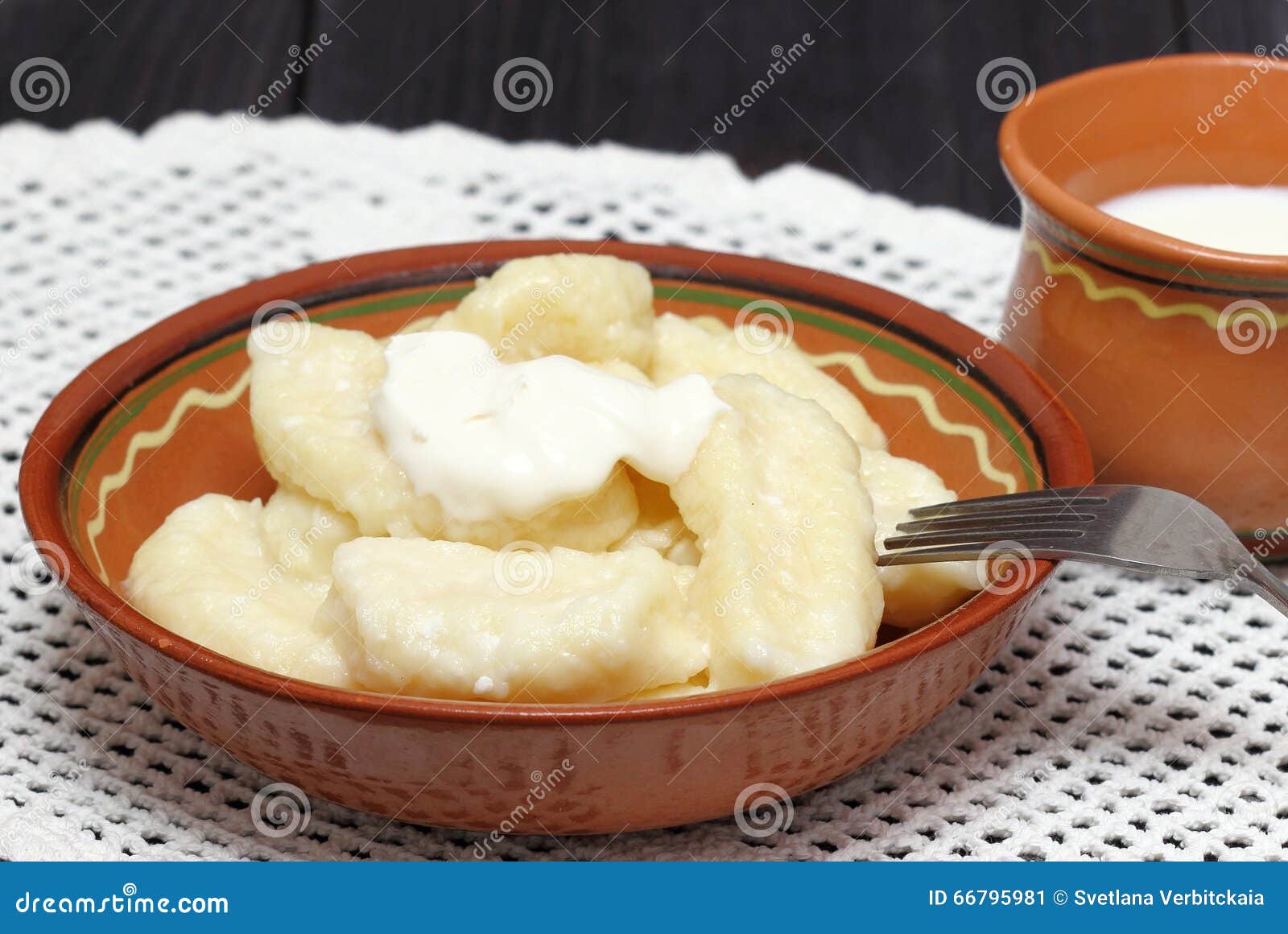 Luie Bollen Van Kwark Met Zure Room Stock Afbeelding - Image of room ...