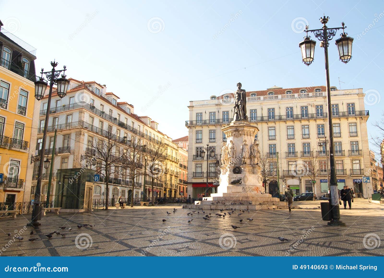 Luis de Camoes Square photo stock éditorial. Image du attraction - 49140693