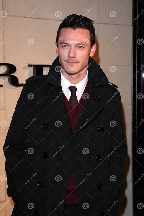 Luke Evans editorial photo. Image of body, luke, burberry - 22765716