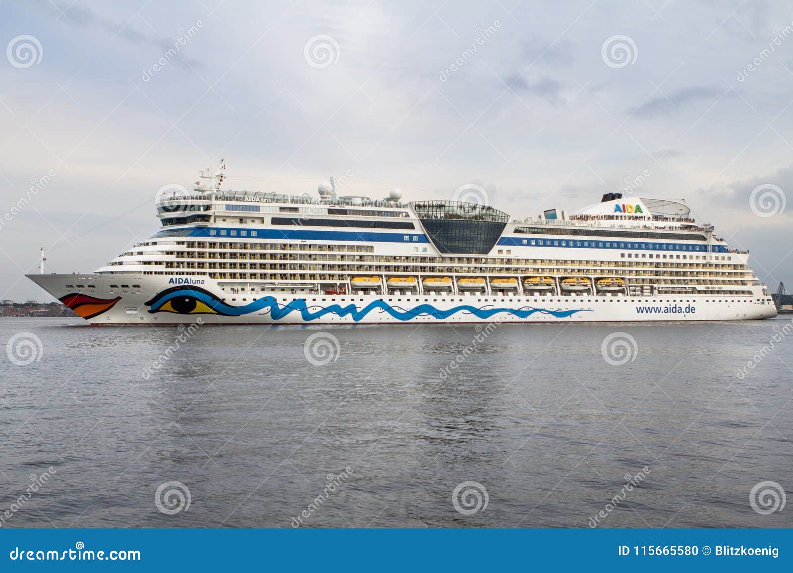 Luksusowy Statek Wycieczkowy Obraz Editorial - Obraz złożonej z ...