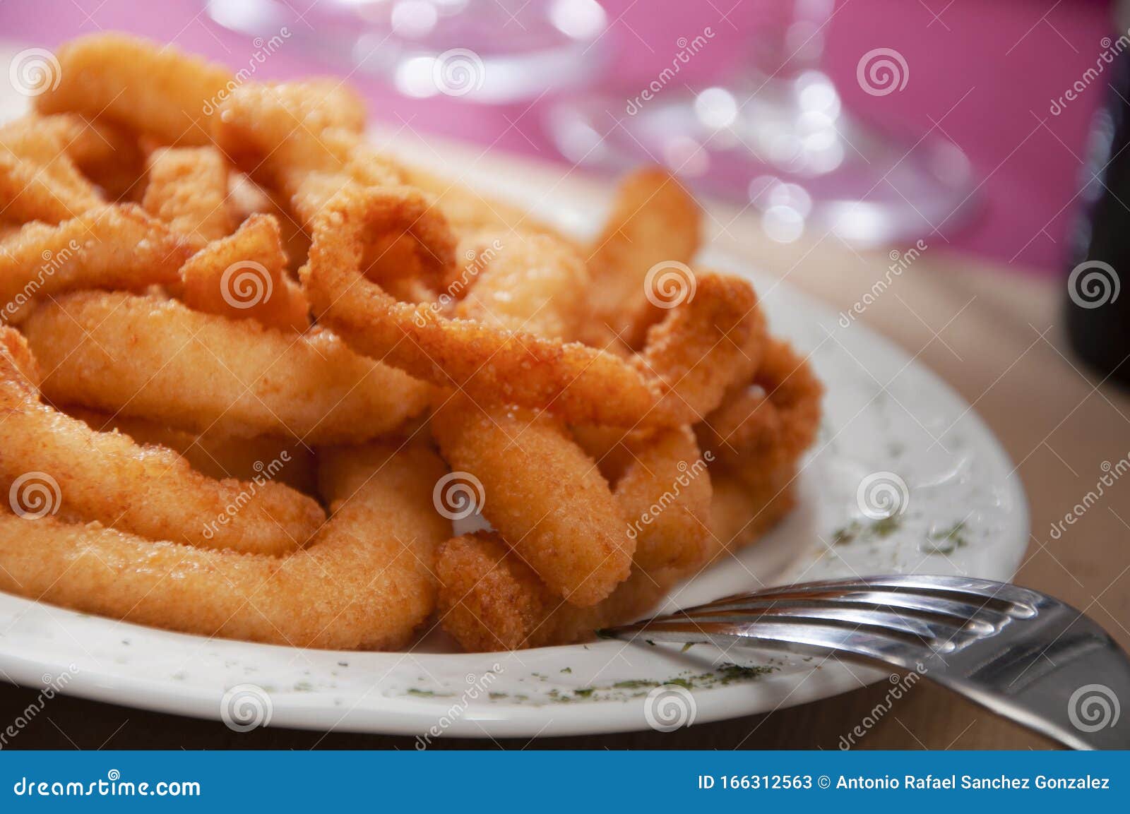 Lula Frita Em Um Prato Na Mesa Imagem de Stock - Imagem de marisco ...