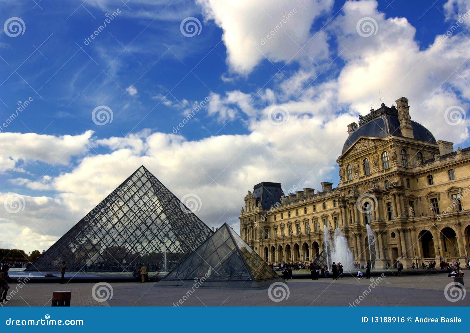 Lumbrera foto editorial. Imagen de ventana, recorrido - 13188916