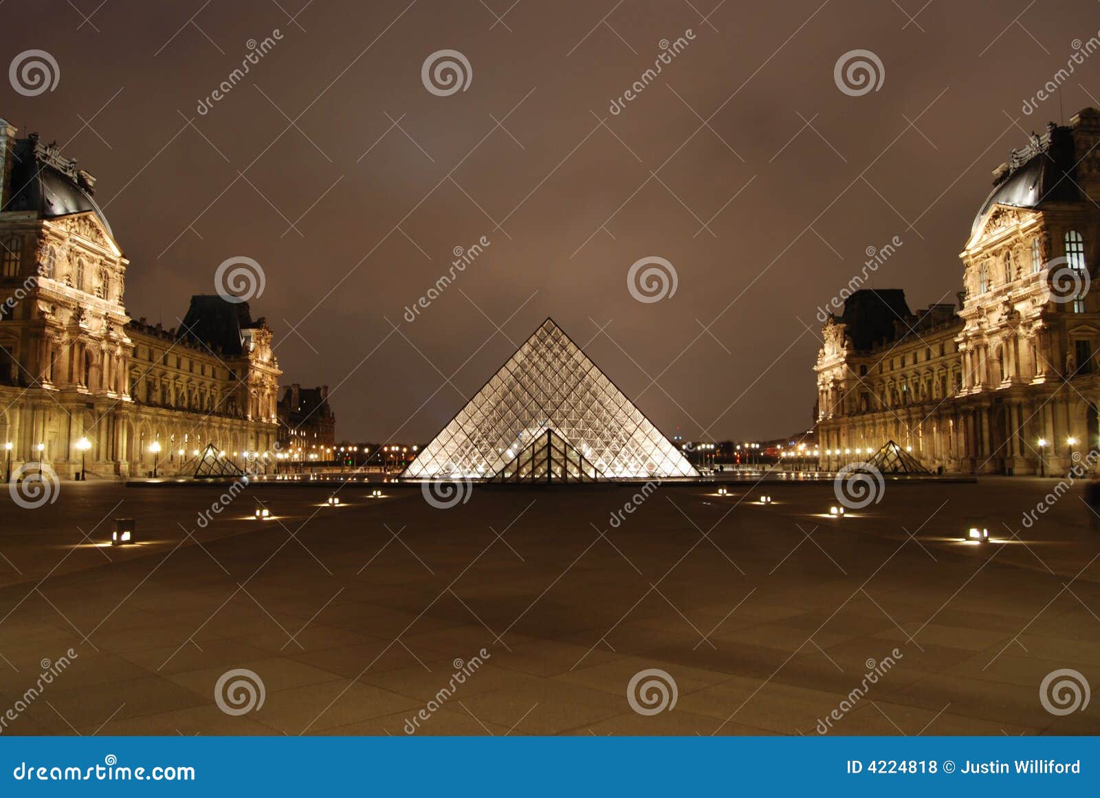 Lumbrera foto de archivo editorial. Imagen de entresuelo - 4224818